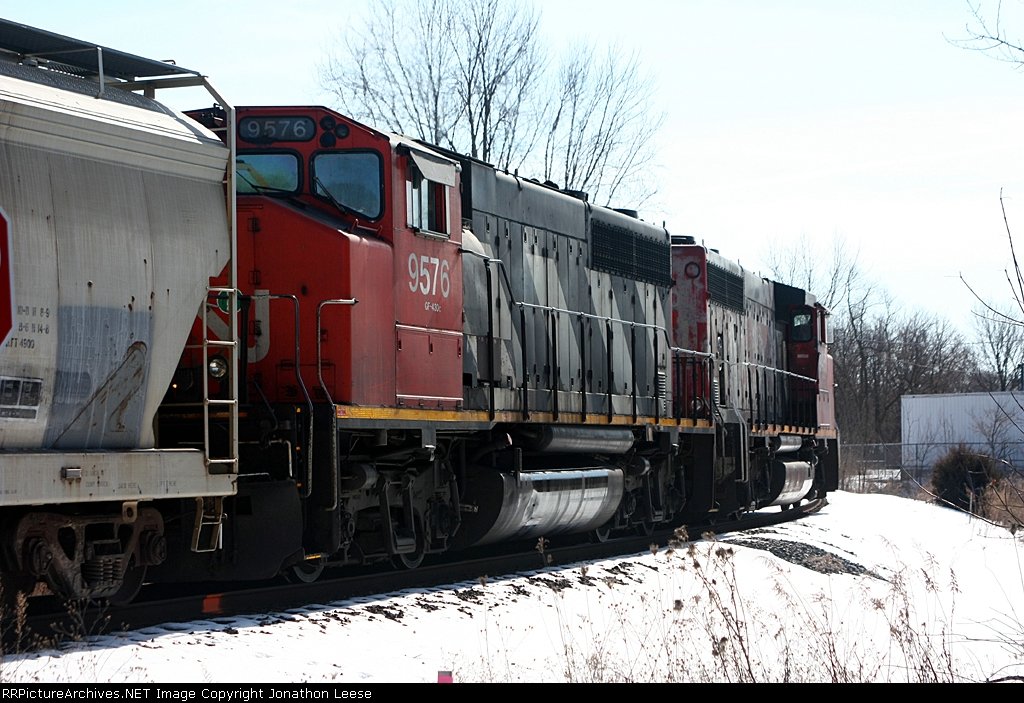 GP40-2LW's
